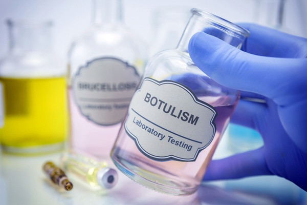 Botulism: cauze, simptome si tratament