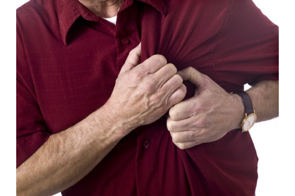 Ce simptome are infarctul la barbati