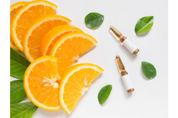 Vitamina C fiole, un aliat de pret pentru pielea ta