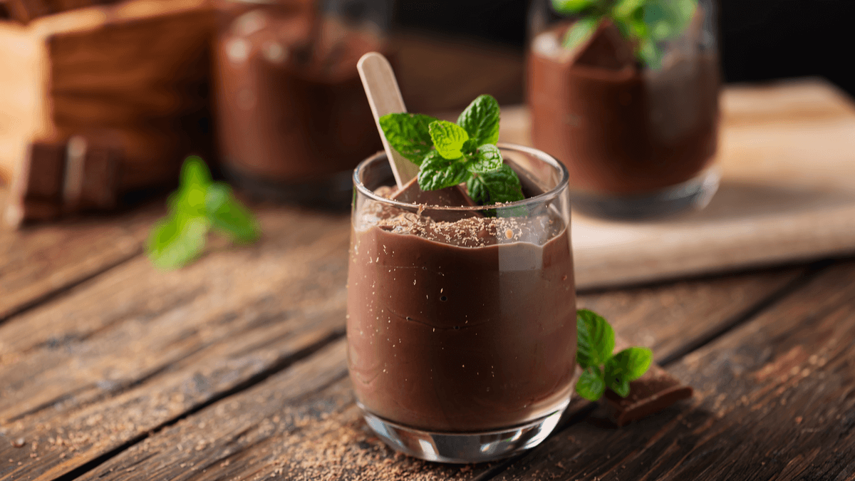 Mousse de ciocolată și clătite vegane: 5 rețete simple