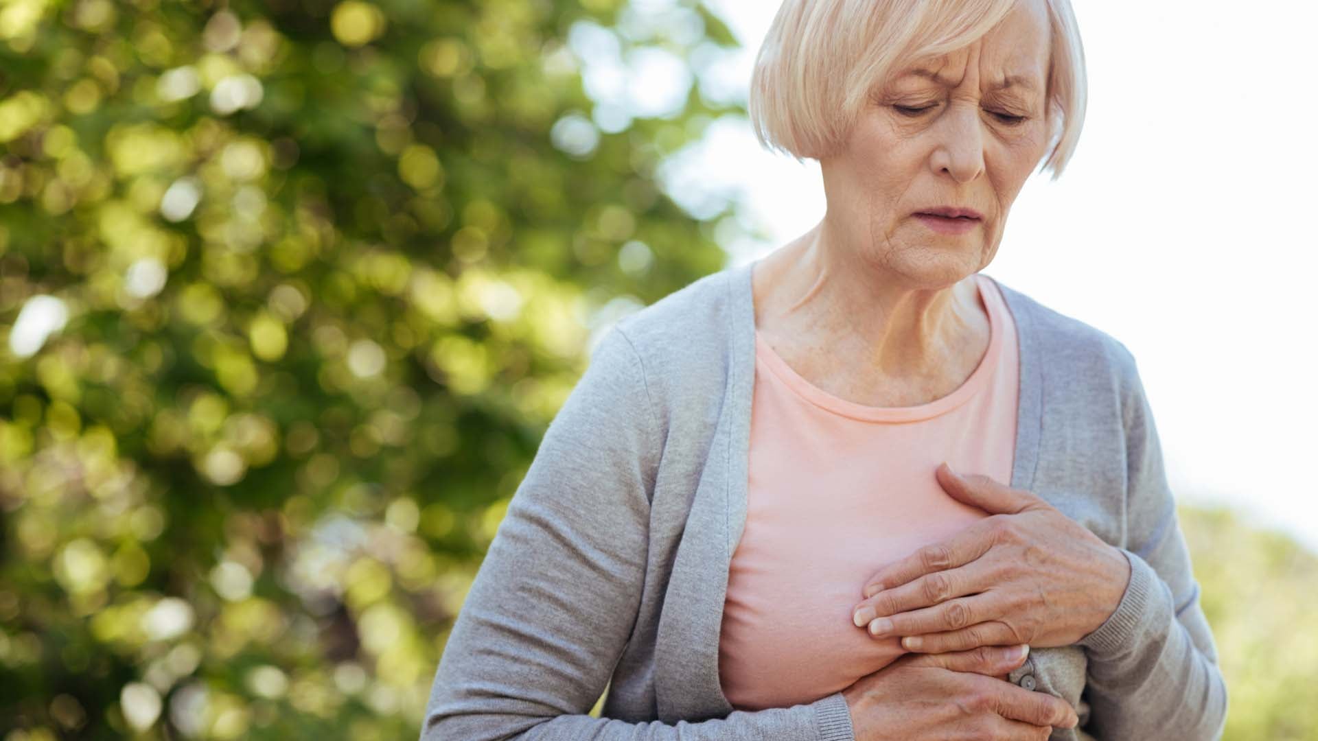 Ce simptome are infarctul miocardic la femei