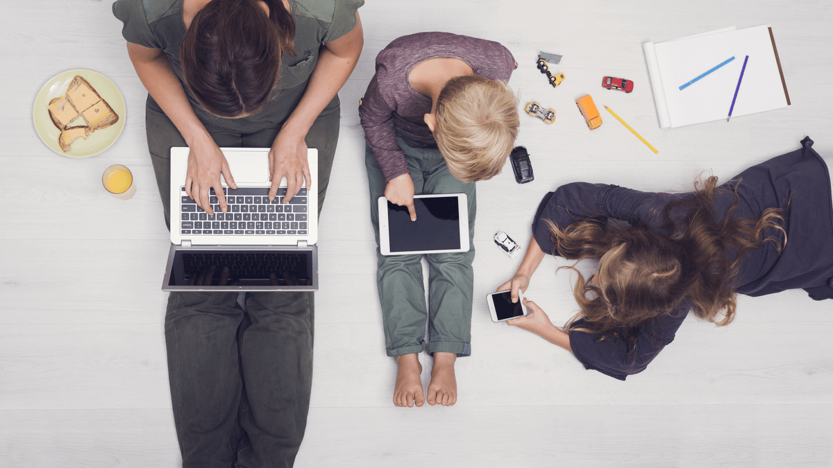 Dependența de internet: ce este, cum se manifestă și cum se tratează