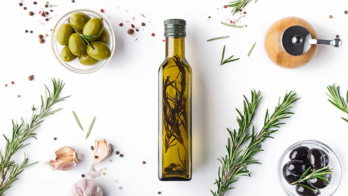 Ulei de masline aromatizat: 5 retete gustoase si sanatoase